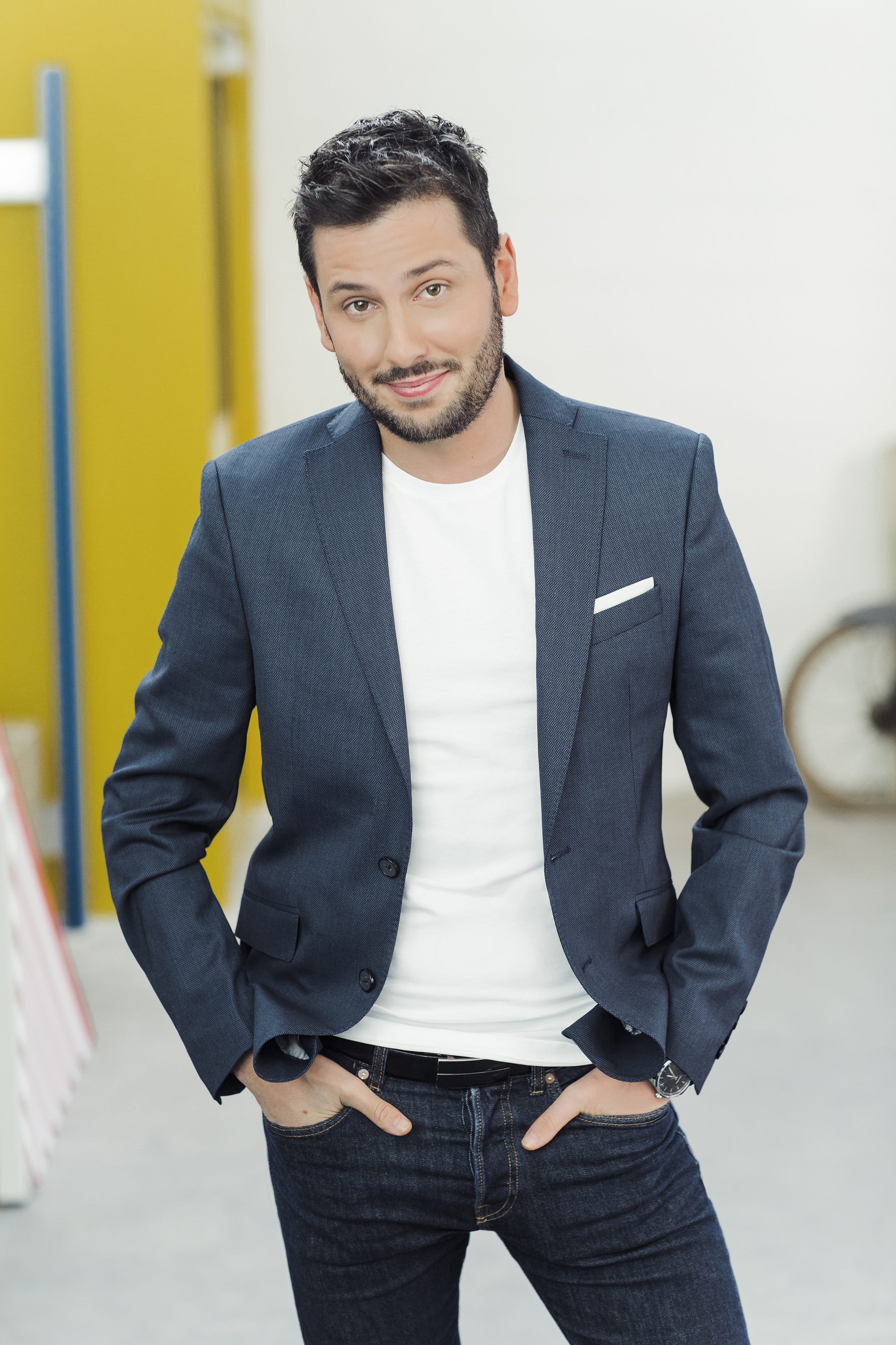 Maxime Guény journaliste médias et chroniqueur dans TPMP 2/5